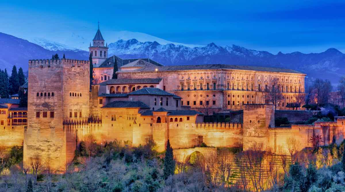 Die Alhambra: Reiseführer und Aktuelles